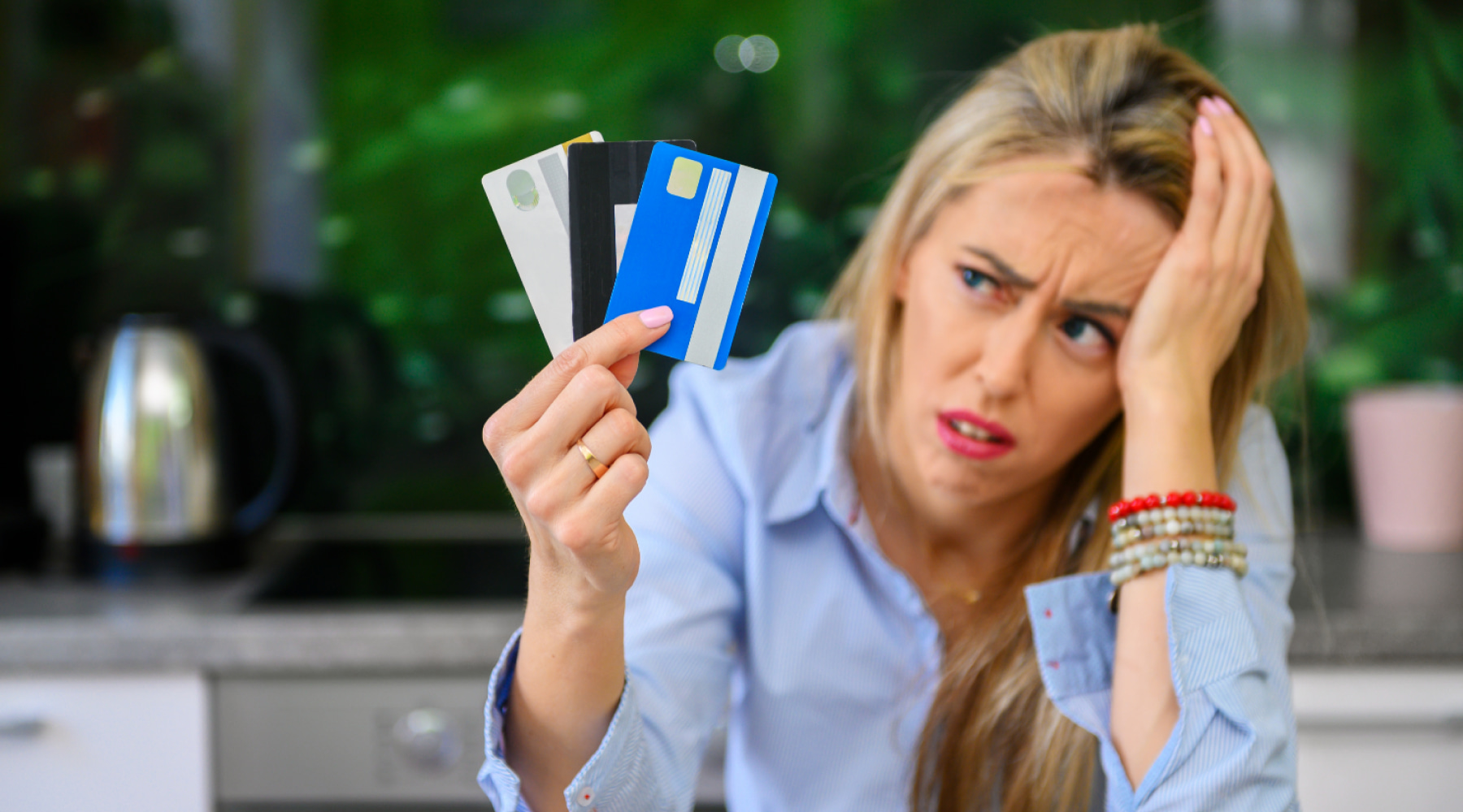 7 Best Nearly-Guaranteed Approval Credit Cards for Bad Credit
